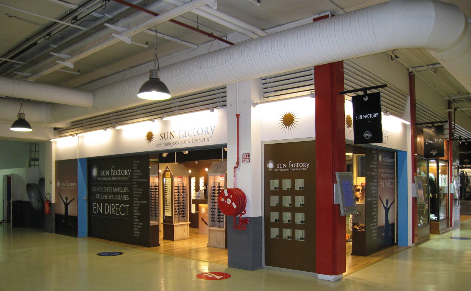 pbmdesignstudio: SUN FACTORY - Boutique d'optique - Quai des marques