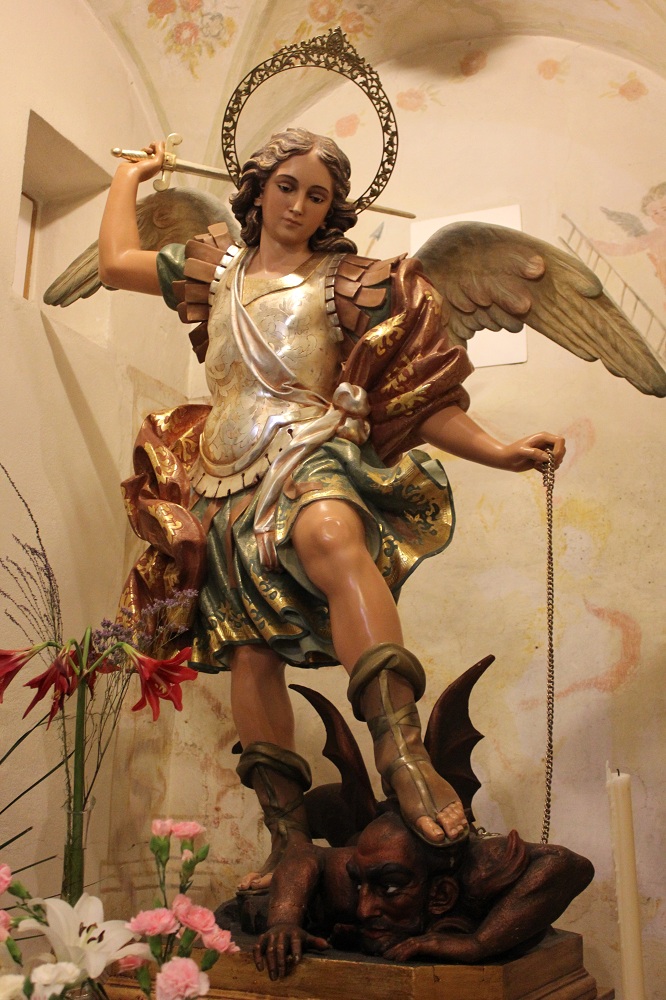 Lumina pentru suflet: MESAJUL SFÂNTULUI ARHANGHEL MIHAIL CĂTRE LUZ DE ...