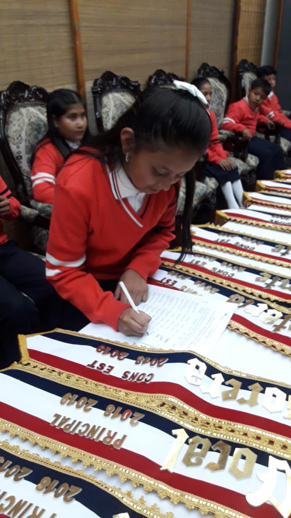 ACTO DE POSESIÓN DE CONSEJO ESTUDIANTIL 2018-2019 ~ Escuela de ...