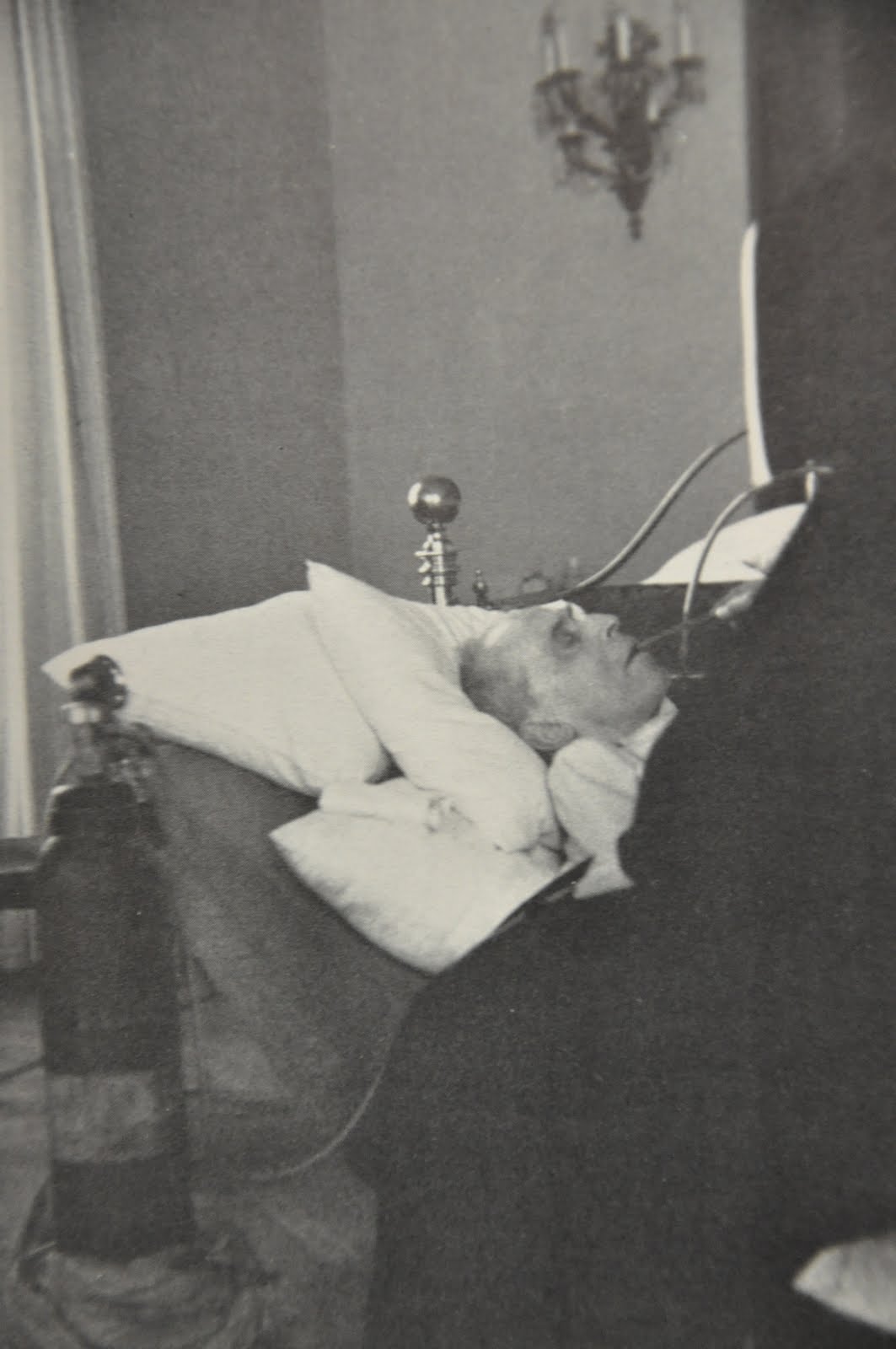 Orbis Catholicus Secundus: Last Photo Taken of Living Pius XII: the ...