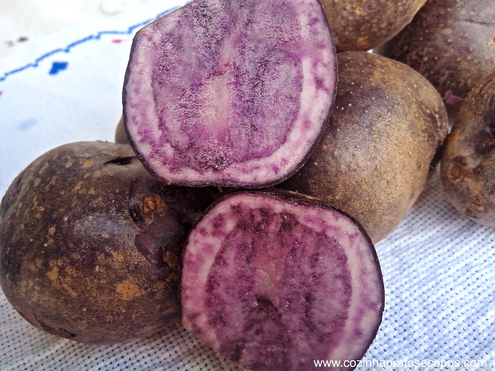 Keep it Sweet: Dourada escalada com batata roxa e salada colorida....