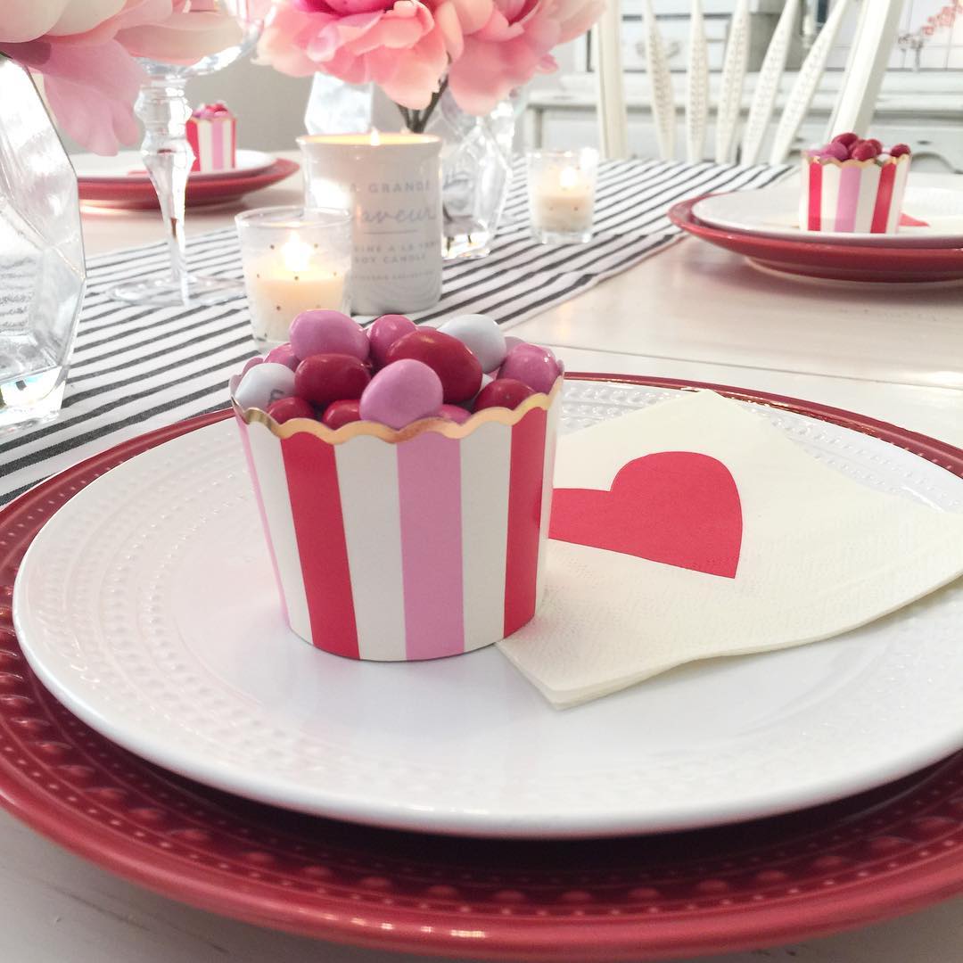 Madeleine L'Amour: Easy Valentine Table Setting and Dinner
