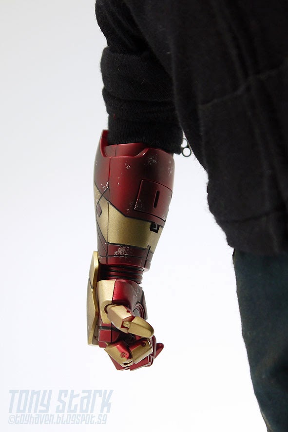 toyhaven: "Repulsor ON!" Tony Stark the Mechanic 12-inch figure from ...