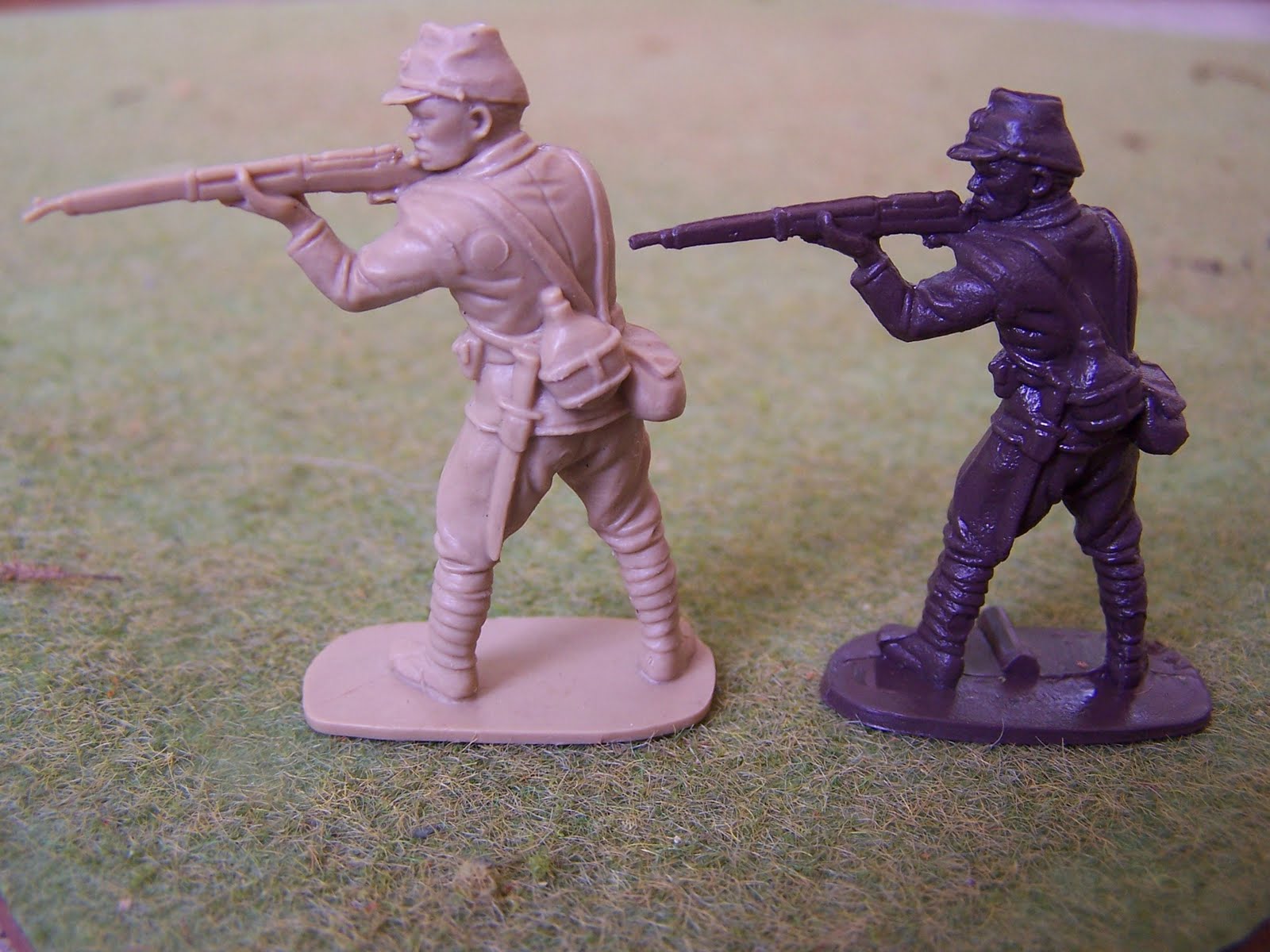 WWII Plastic Toy Soldiers: Clones and Recasts