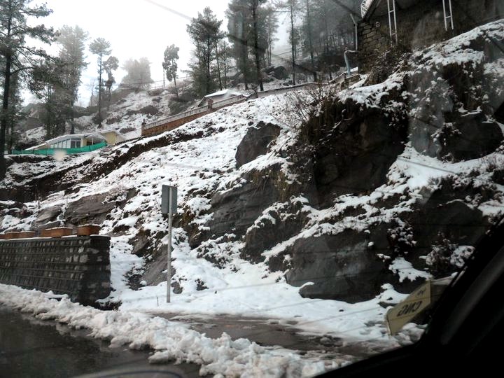 gaddafi: Murree Snow falling in 2011 pictures (Winter Hill Station ...