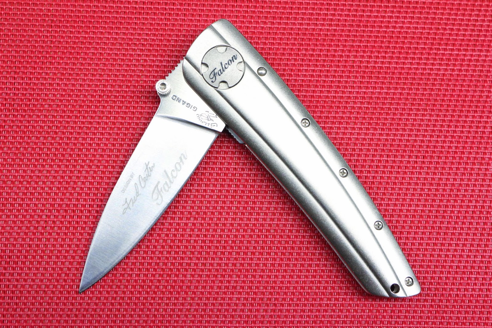 ARMAS BLANCAS 66: - GIGAND FALCON