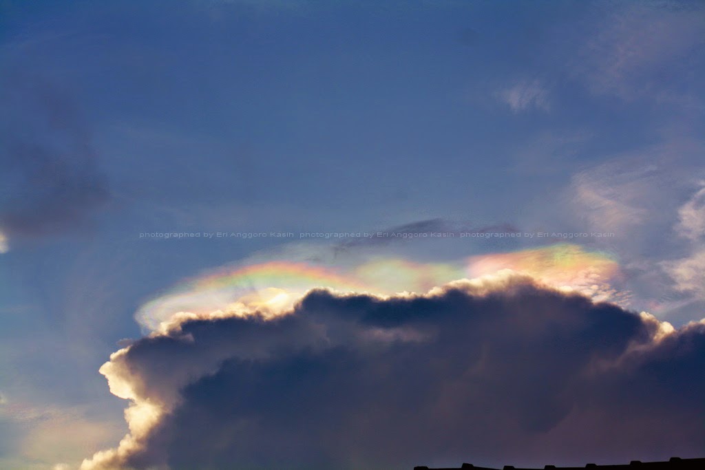 Portofolio Foto dari Masa ke Masa: Fenomena Awan Berwarna di Tasikmalaya