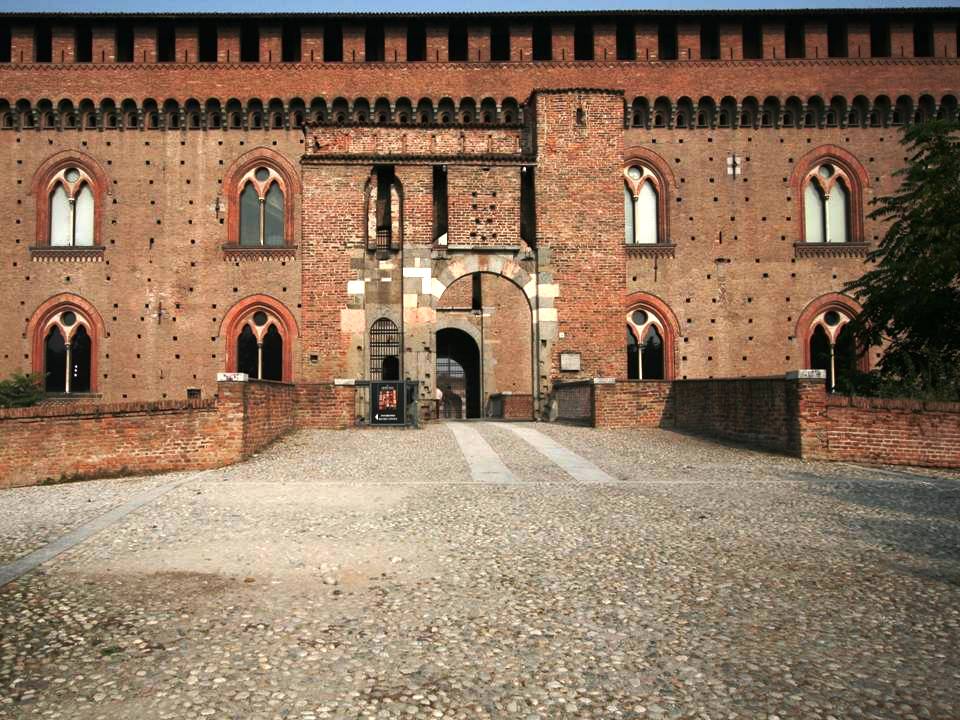 Parlando d'Italia: Pávia, uma cidade medieval bem animada