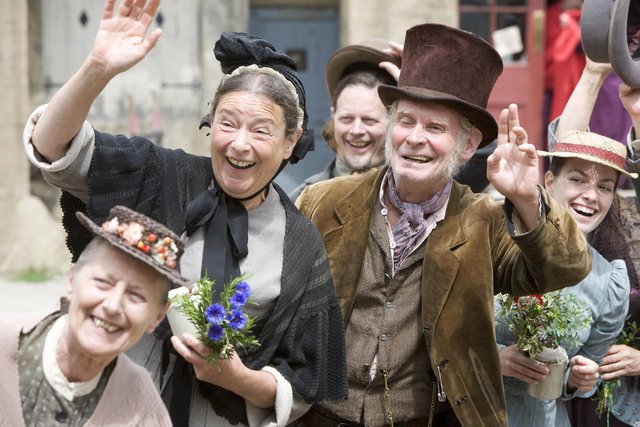 synch-ro-ni-zing: Starting all over again: "Lark Rise to Candleford"