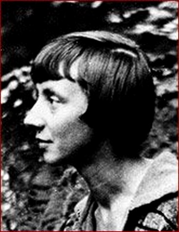 L'HORIZON OVIPARE: Hannah Hoch