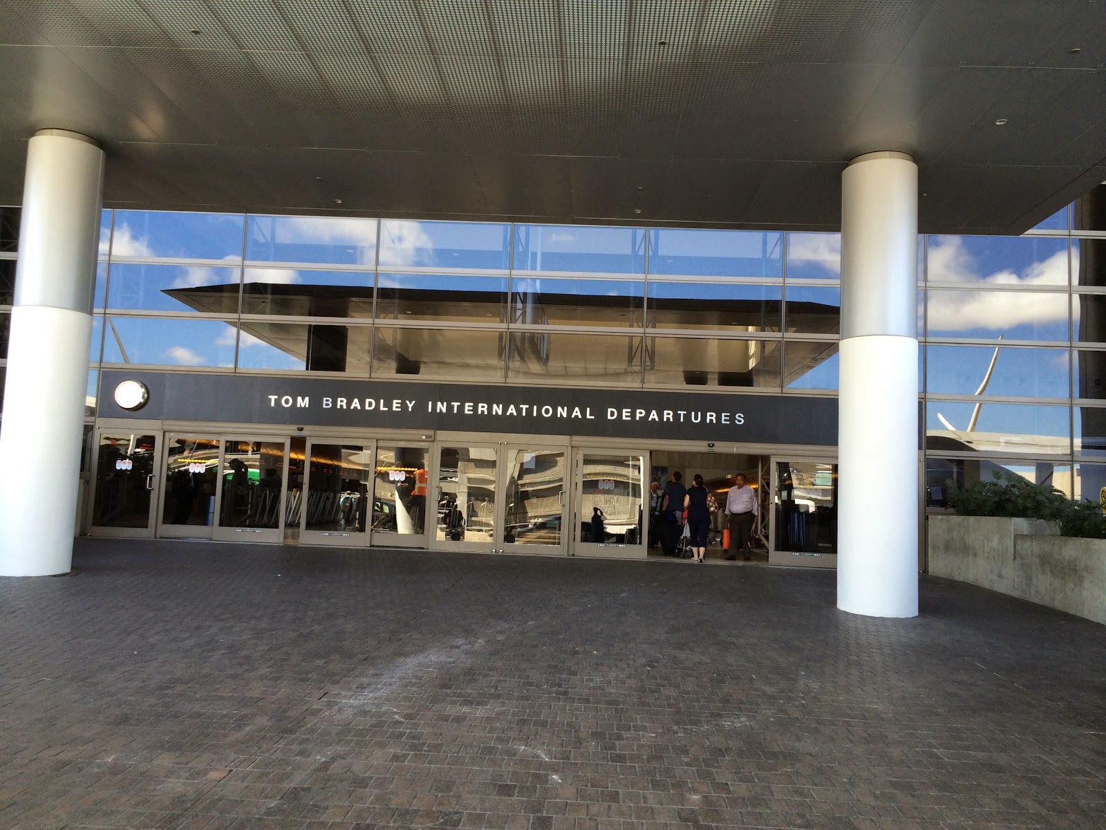 TO THE LEFT: my thoughts on first class travel and other things I like ...