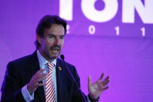 ESPECTACULARIO: EL TELETON SIN DINERO EN EL COCHINITO