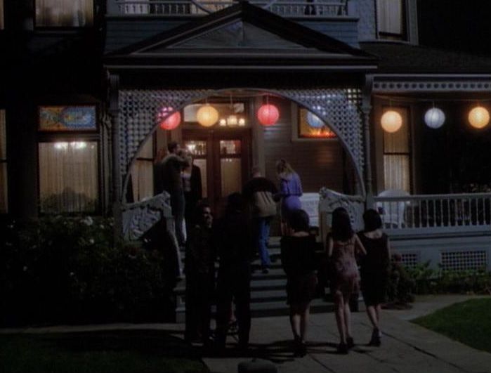 Filming Locations of Chicago and Los Angeles: Charmed: Season 1 ...