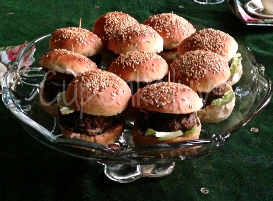 Cupcakeluv: Mini Burger