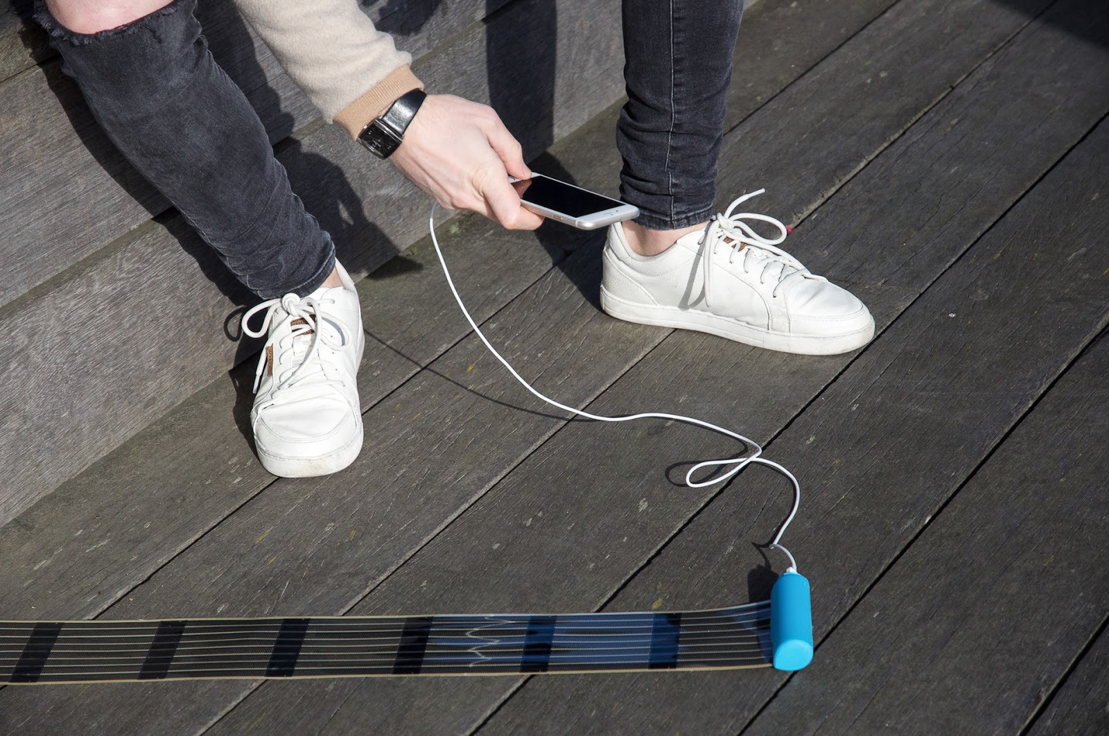 HeLi-on, el cargador solar enrollable de bolsillo