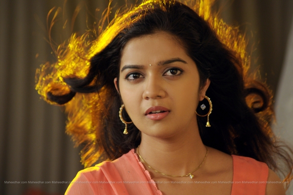 World Lovers Photos: Colours Swathi Biography