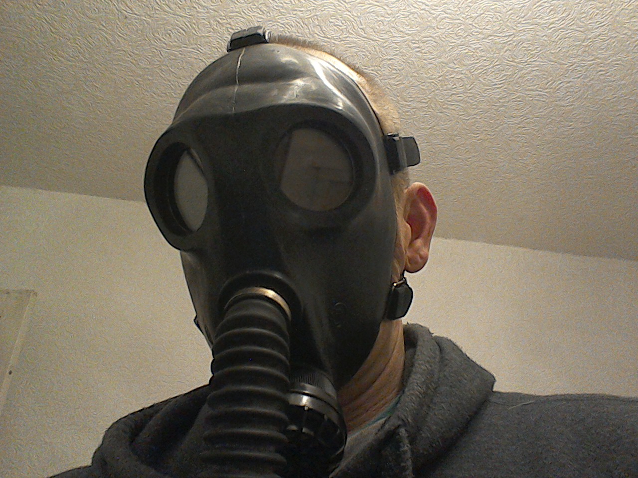 Surplus Black gas mask with hose Gas mask PDF-2SH children gas mask ...