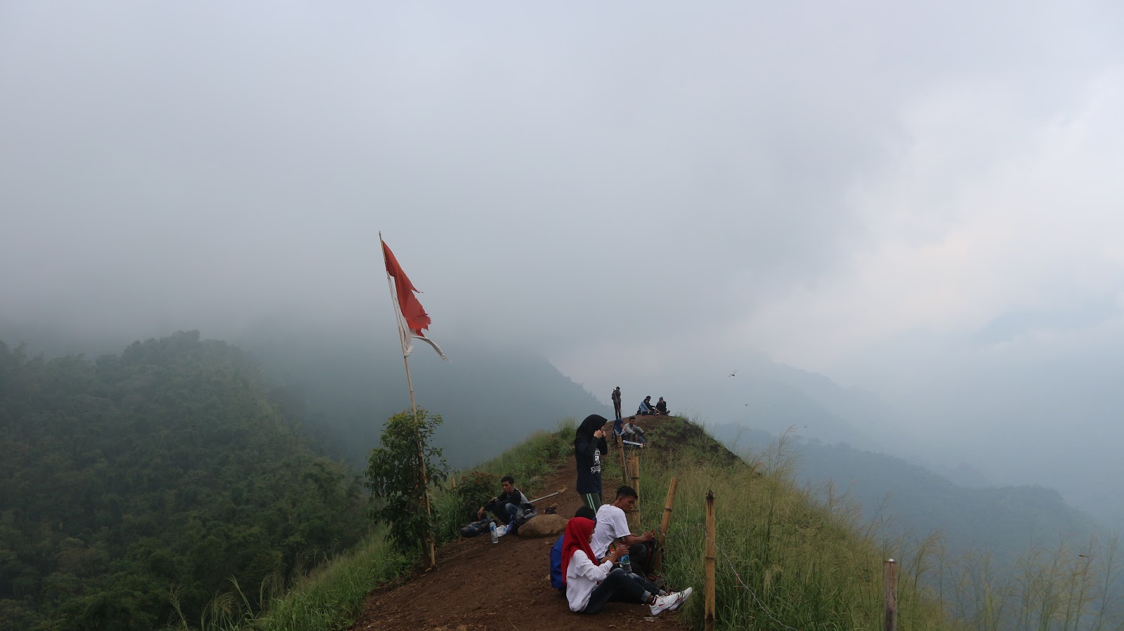 Pendakian Bukit Watu Jengger 1100 Mdpl - fikriamiruddin.com