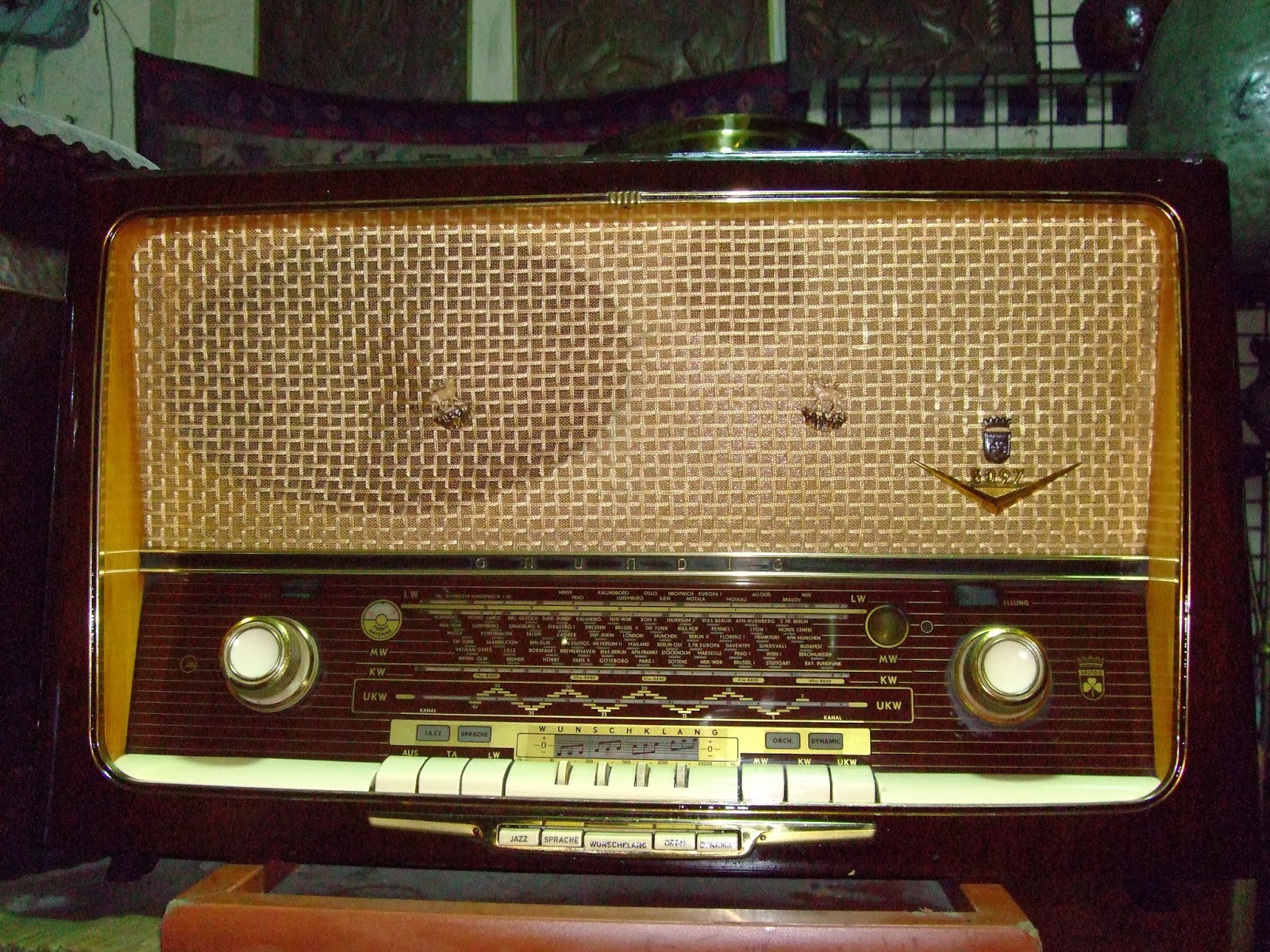 BAKIRCI ALİ ÇAVUŞ: ÜÇ MUHTEŞEM RADYO İLE GÜZEL BİR ESKİ İBRİK