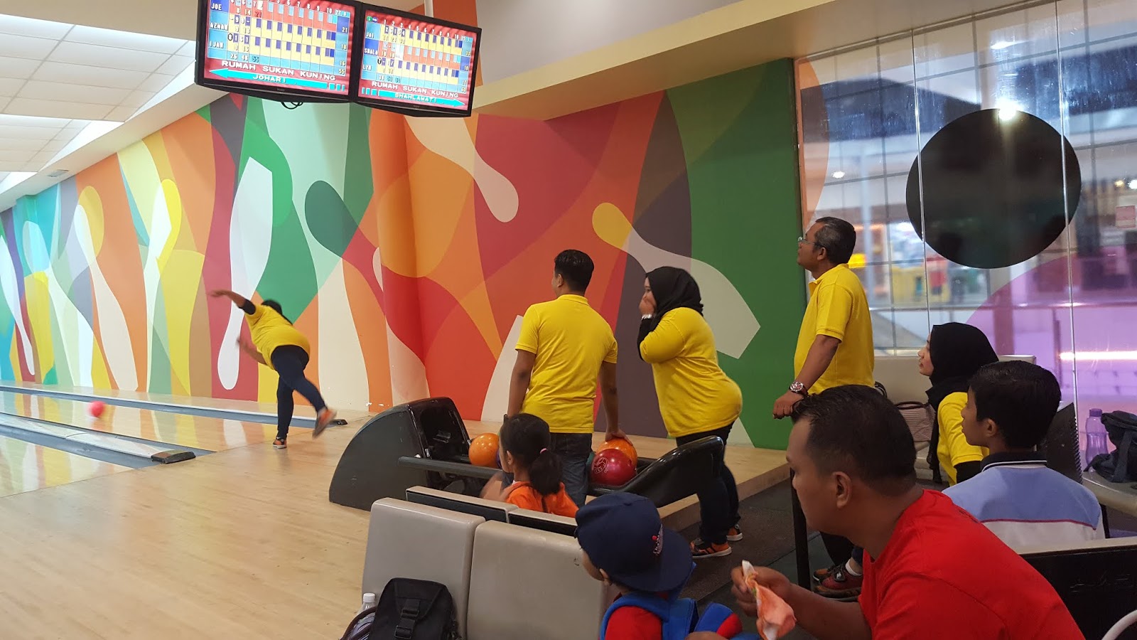 Meh Travel With Me!!: Pertandingan Bowling KSKR RHSM, Wangsa Walk