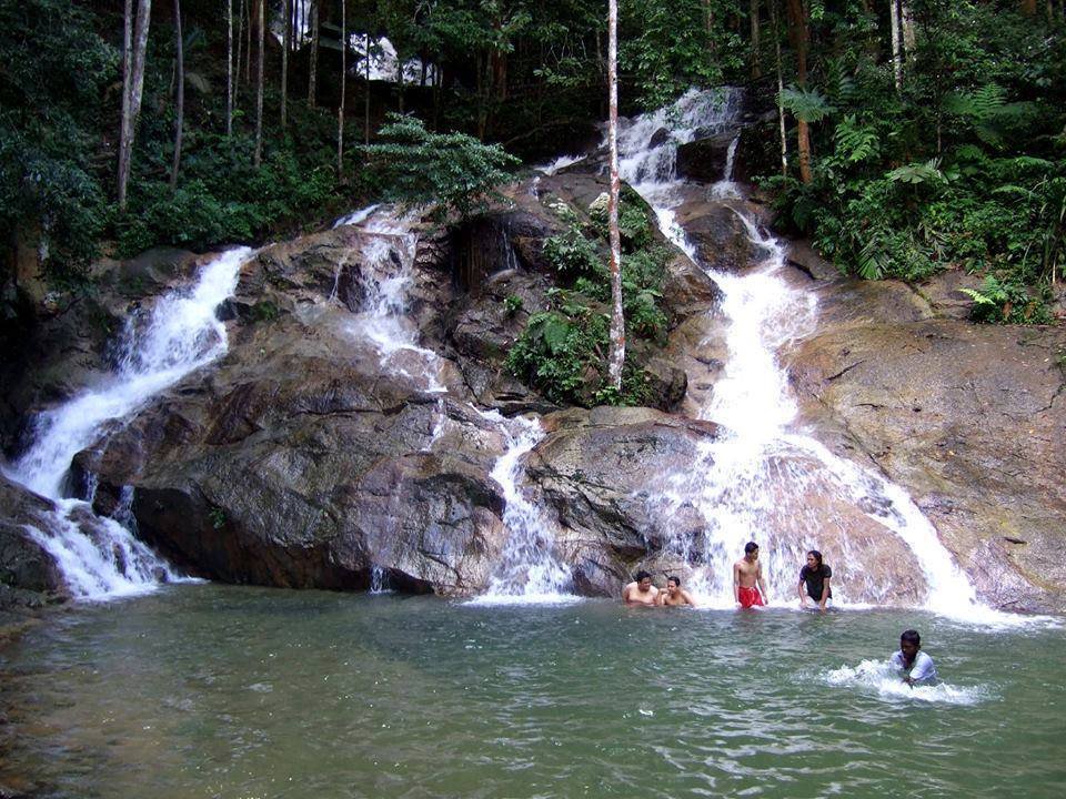 5 WATERFALLS AND RIVERS IN SELANGOR - TRAVELHOLIC