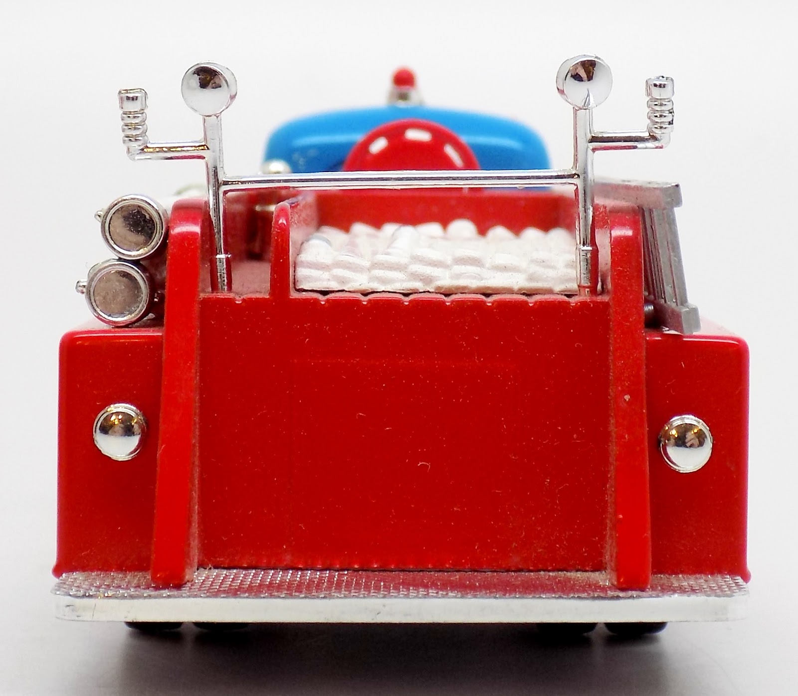 Toys and Stuff: Corgi Diecast Lionel City Mack B Pumper No. 52402