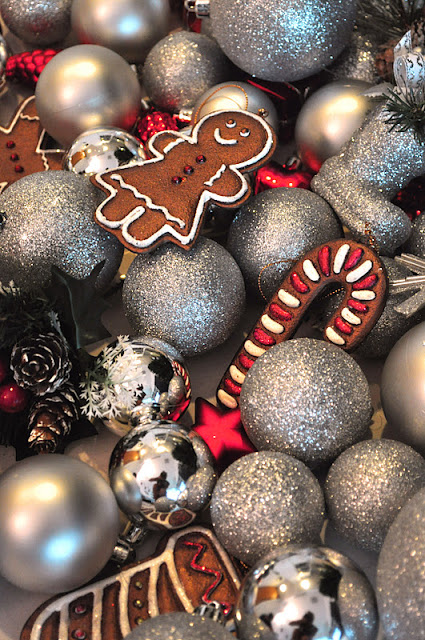 Fashion Gourmet: Christmas baking week - Meringue trees and snowmen