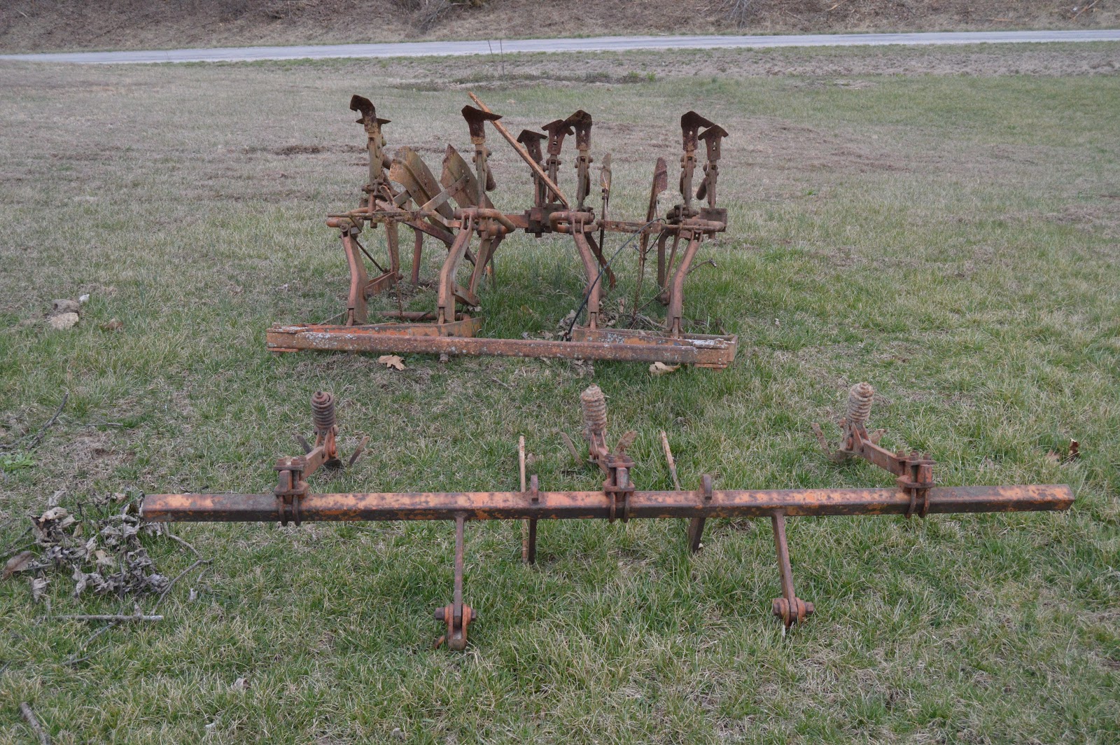 Industrial History: Gleaner K and G Combines and other old equipment