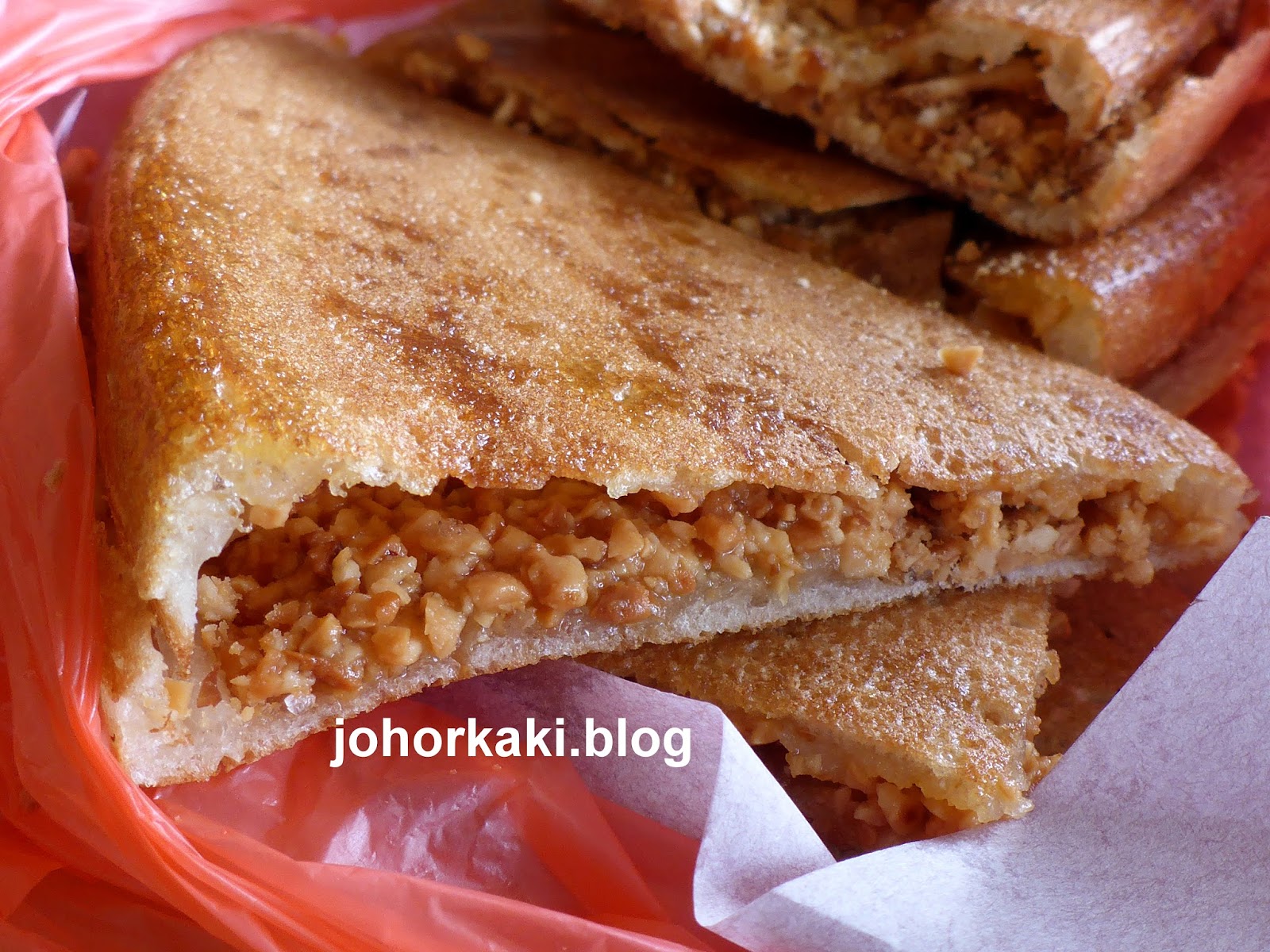 Crispy Thin Min Chang Kueh at Ta Bei Shui in Batu Pahat 大杯水 |Tony Johor ...