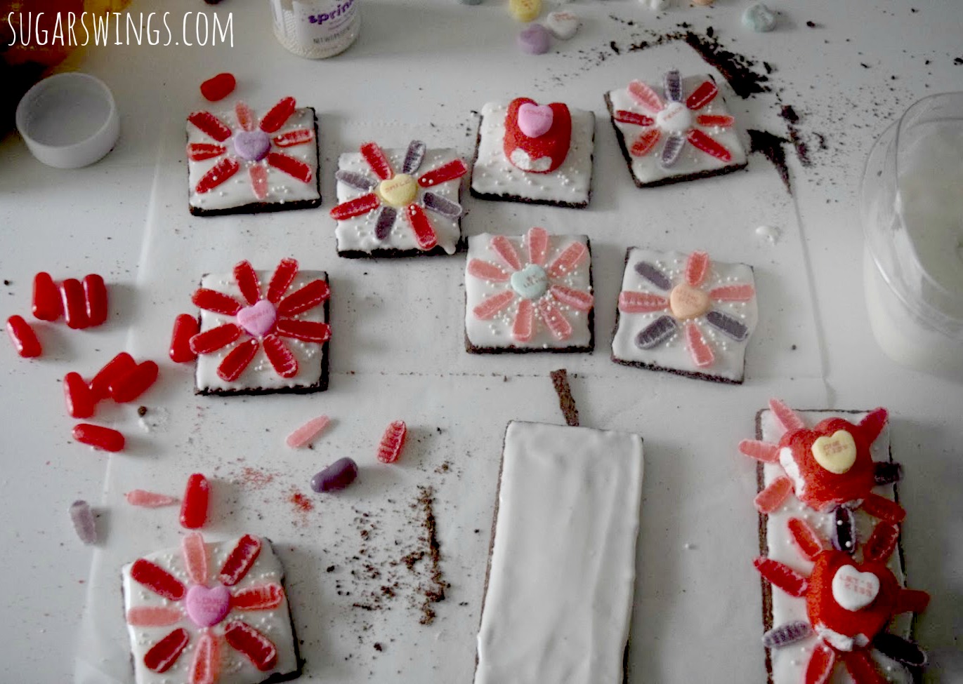 Sugar Swings! Serve Some: Candy Valentines on Chocolate Graham Crackers