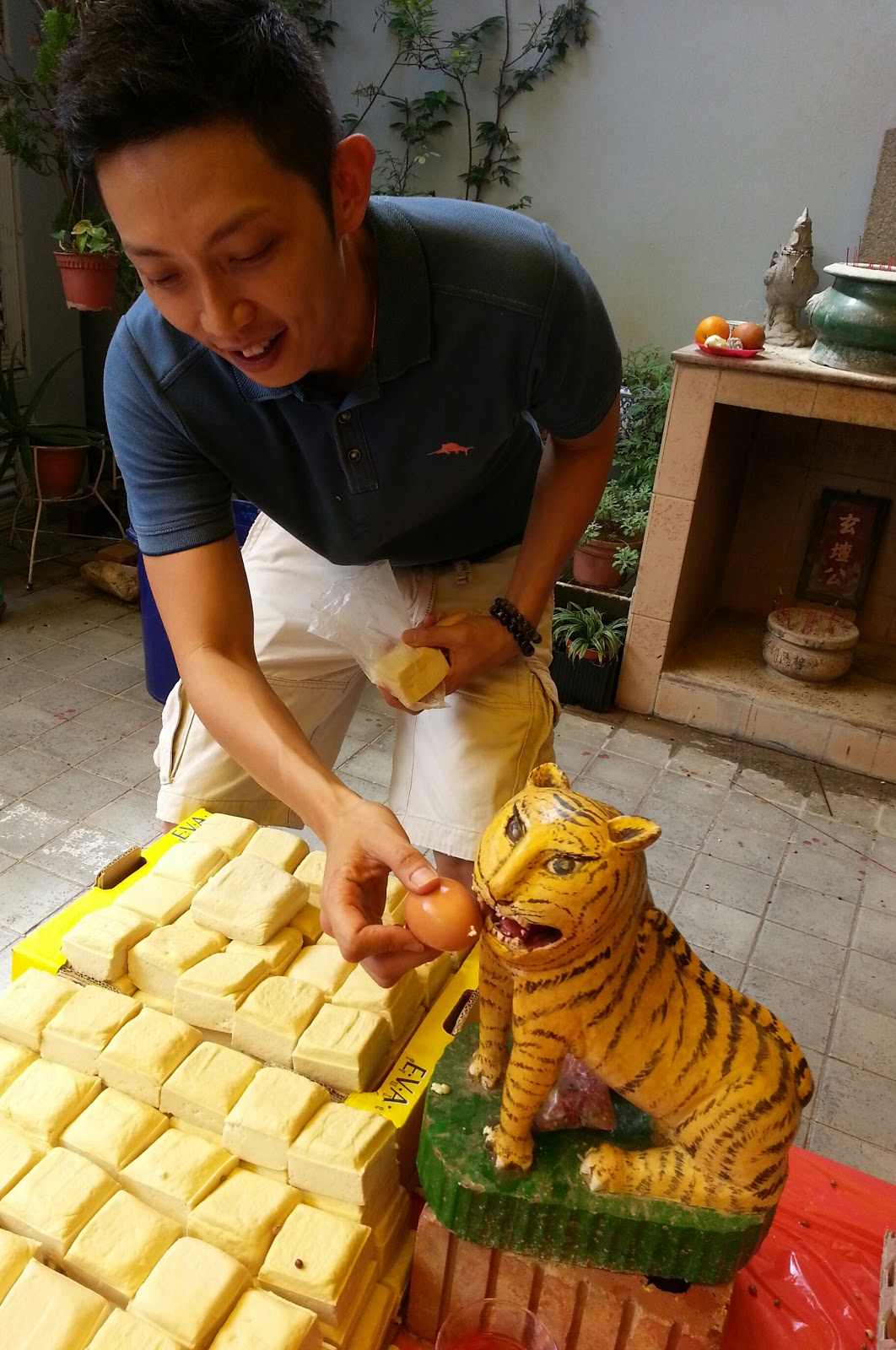 Bryan Very Good Luck: Bryan Lao Shi Tiger God Prayer first in SIngapore ...