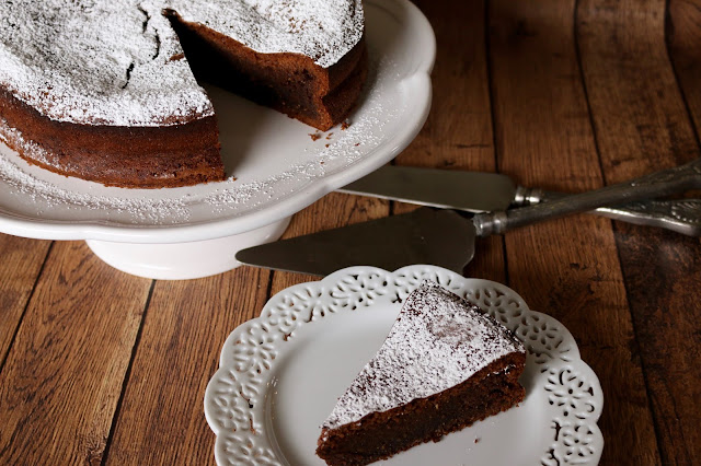 All That's Left Are The Crumbs: Queen Mother's Cake - #CakeSliceBakers