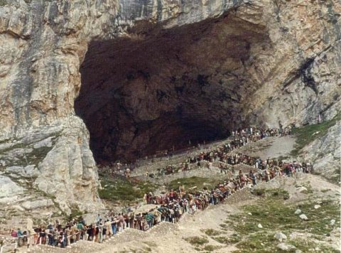 12 JYOTIRLINGA : Significance of Amarnath CaveAmarnath Cave
