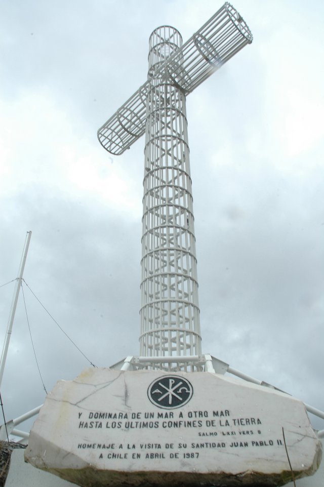 Armada conmemora los 30 años de la Cruz de los Mares en Cabo Froward ...