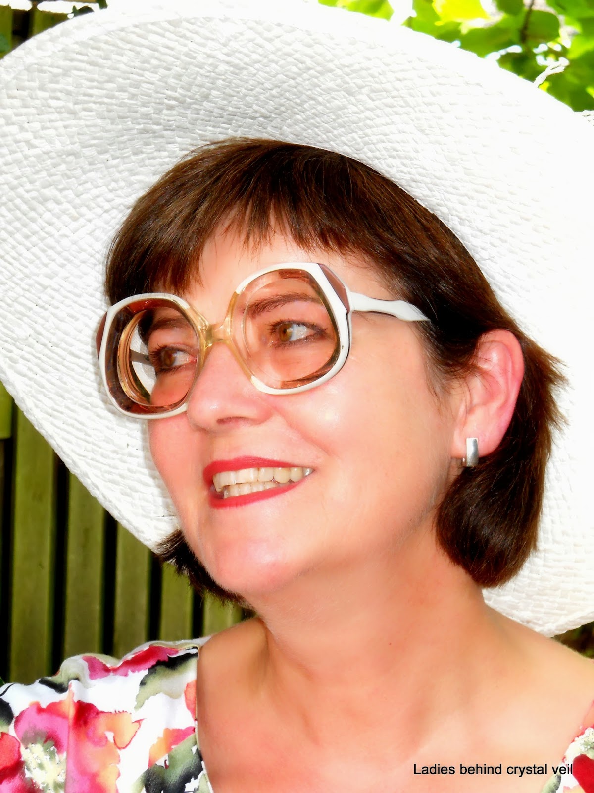 More ladies behind crystal veil: Doreen 152