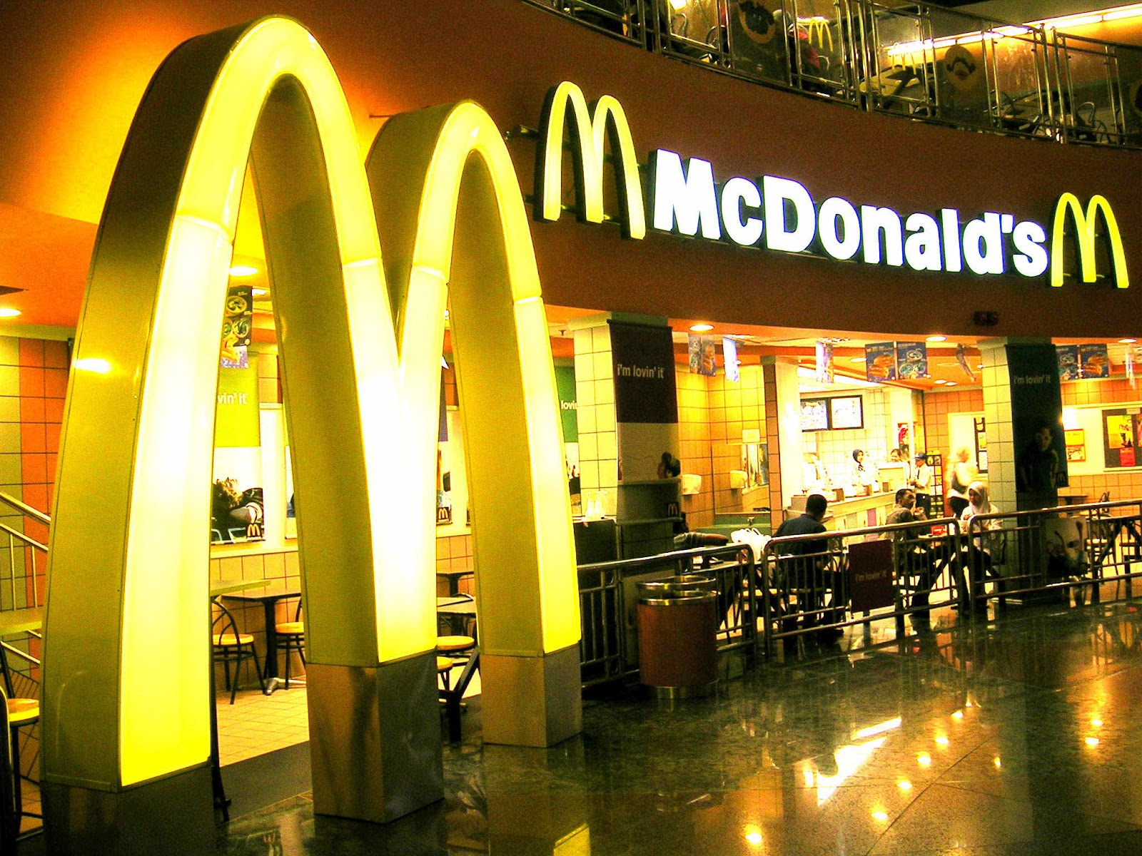 Jollibee Stings McDonalds in the Philippines: MCDONALDS