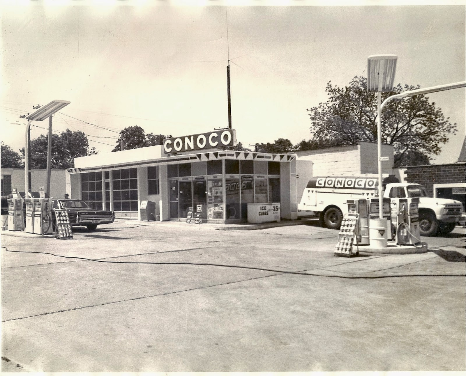 Gas Station: Conoco Gas Station