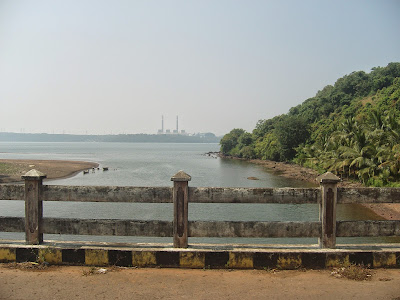 Beautiful Konkan!!: Tavsal to Jaigad ferry boat to Ganpatipule.