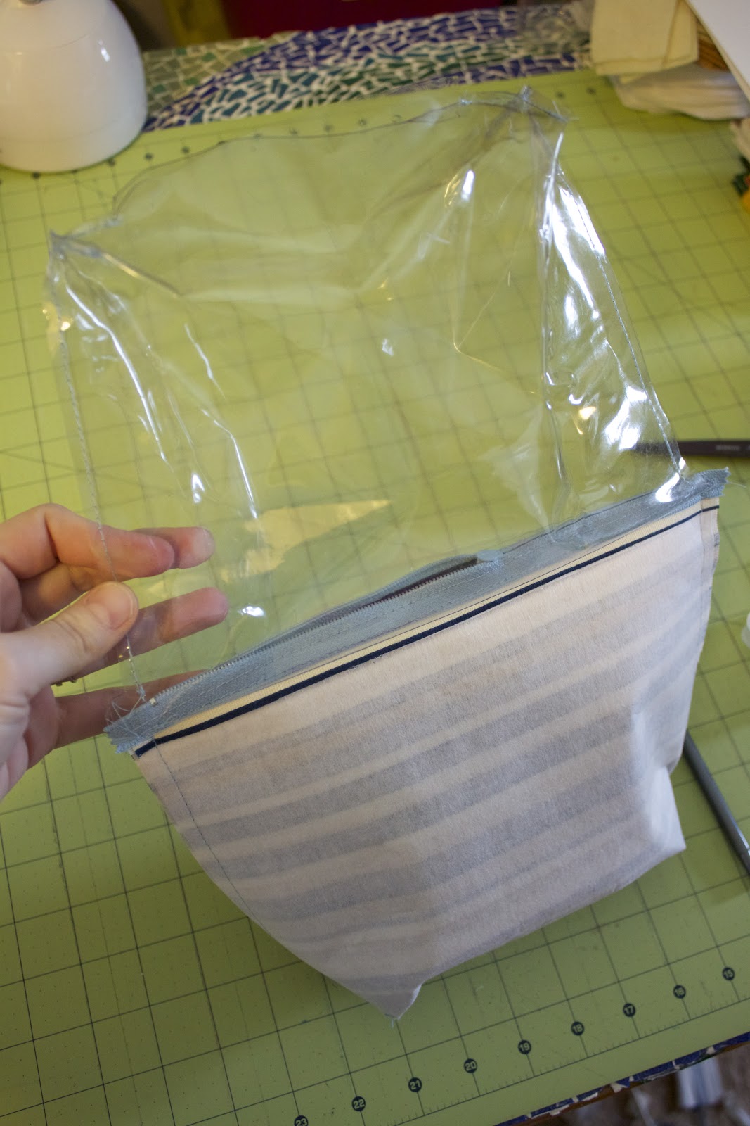 Handmade by Meg K: Vinyl-Lined Makeup Bag {Tutorial}