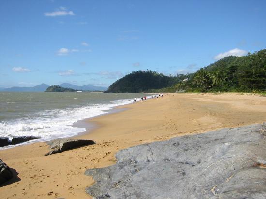 The most beautiful places on earth: Trinity beach - Australia