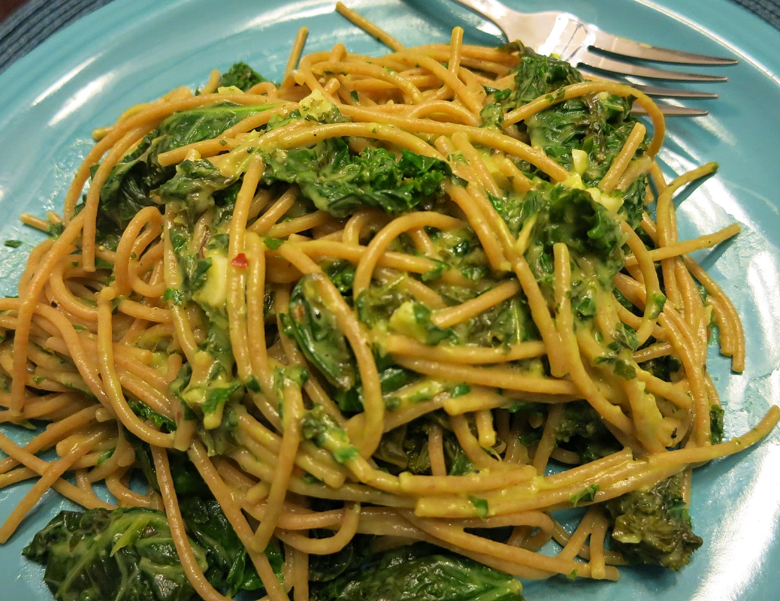The Healthy Sooner: Creamy Avocado Kale Pasta