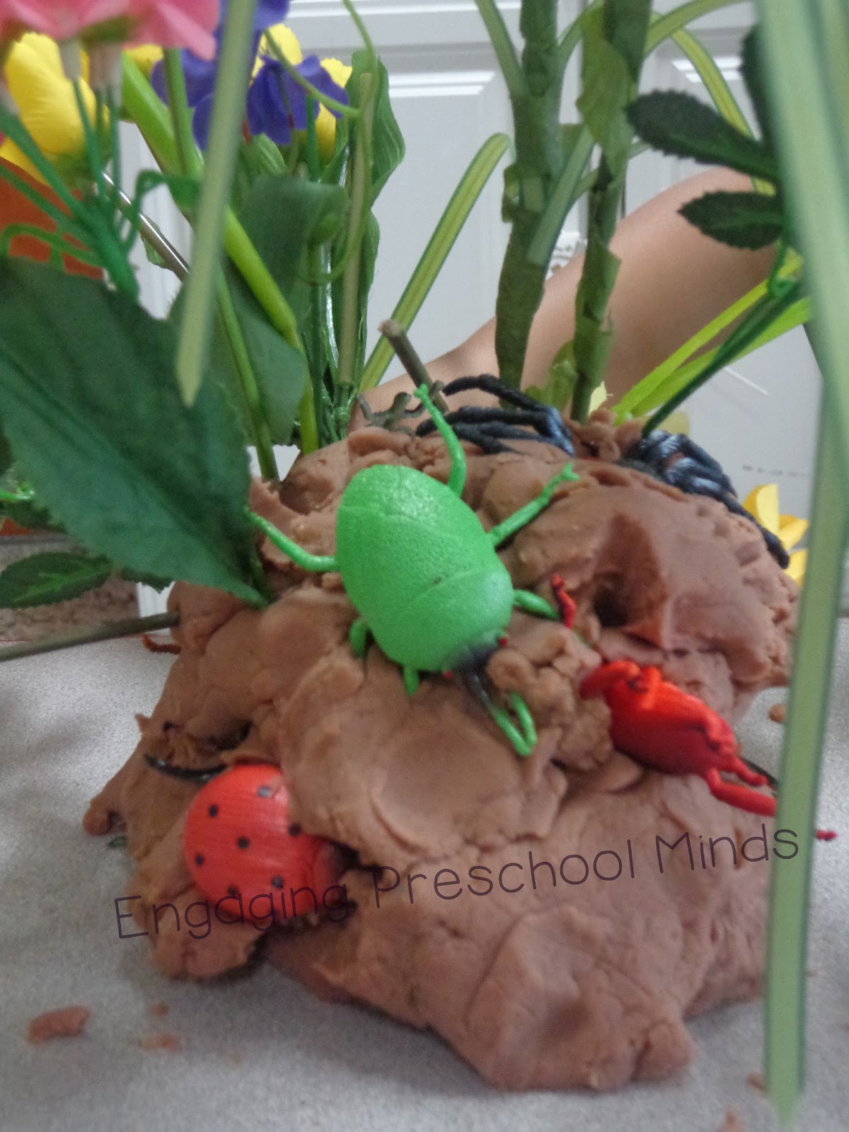 Engaging Preschool Minds... & Hearts: Insect Imaginative Play