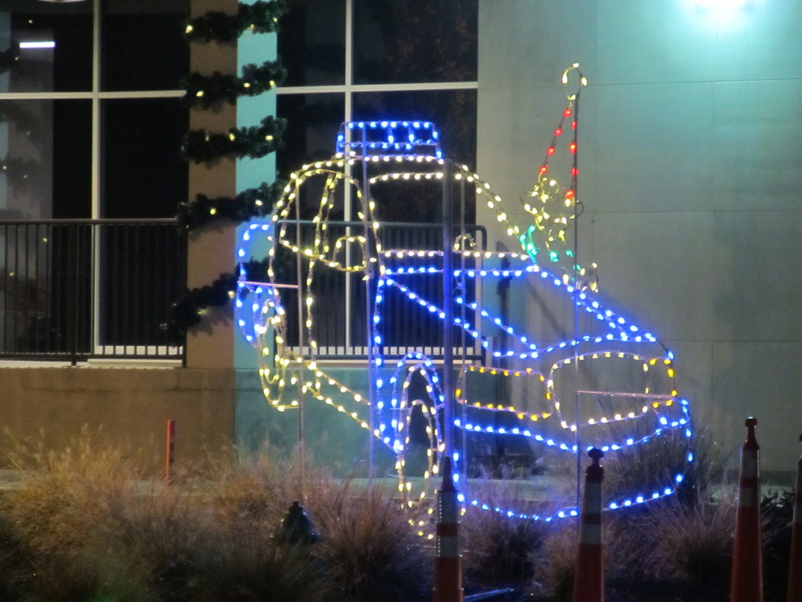 PrunePicker: Ruston City Hall Christmas Lights.