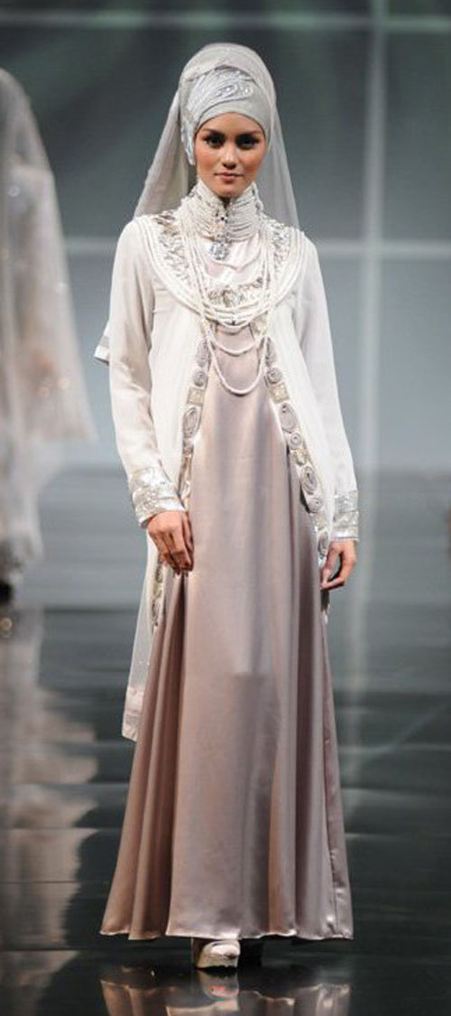Gown Trends 2011 Irna Muslim Wedding Dress La Perle Gown Trends 2011 Irna Muslim Wedding Dress La Perle