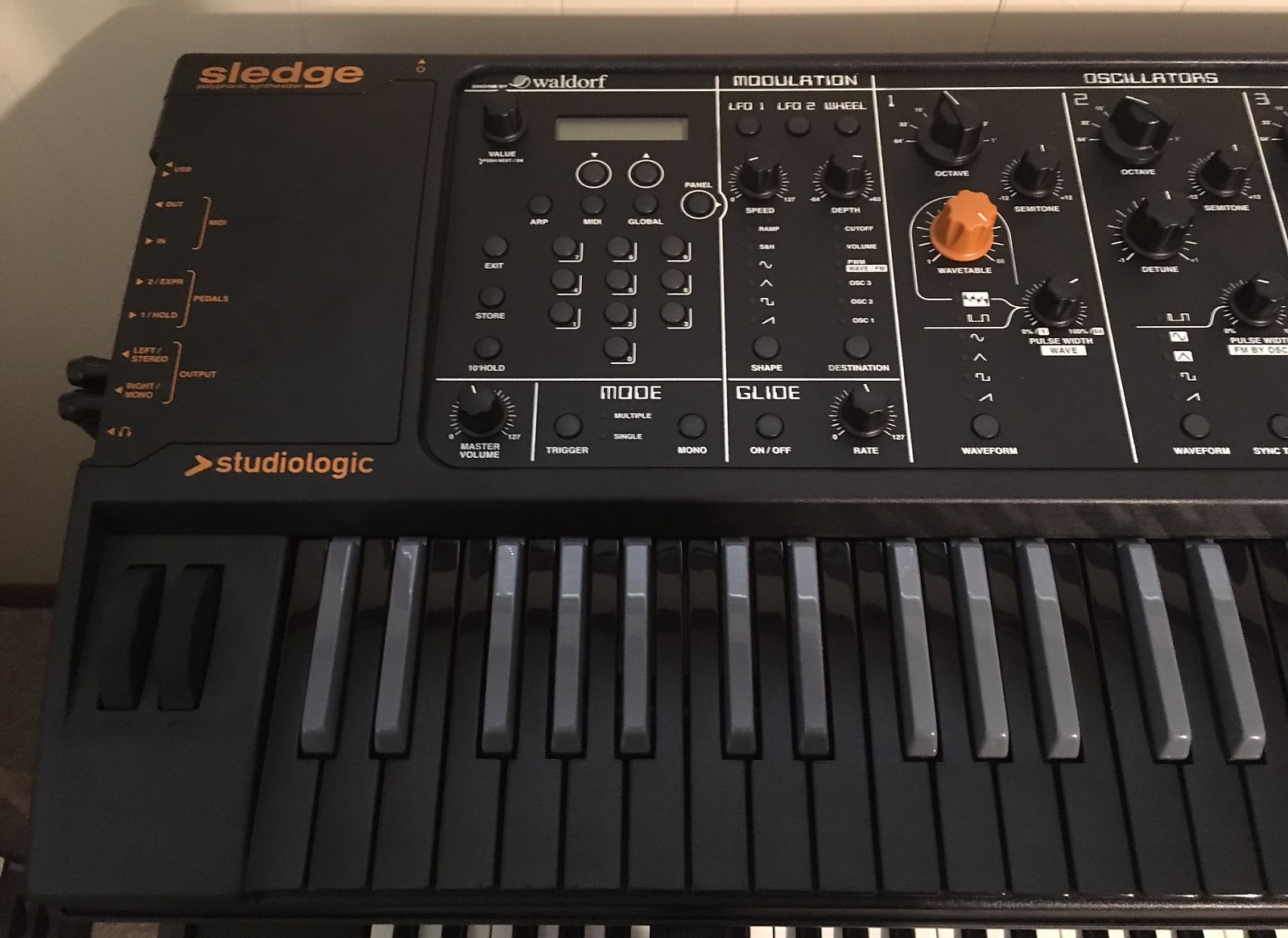 MATRIXSYNTH: Studiologic Sledge 2.0 Black