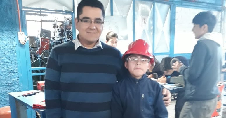 Profesor César Tobar