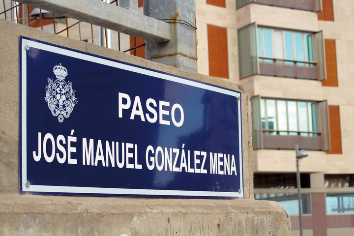 artistasenred: 27 de Julio, Inauguración del Paseo de "Manolo" Mena