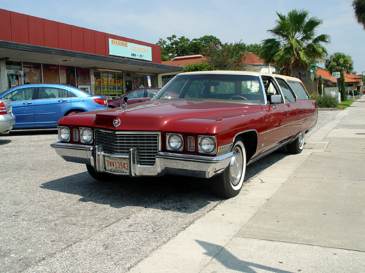 old hippie willie: Doug Young's 1972 Cadillac wagon. Way cool.