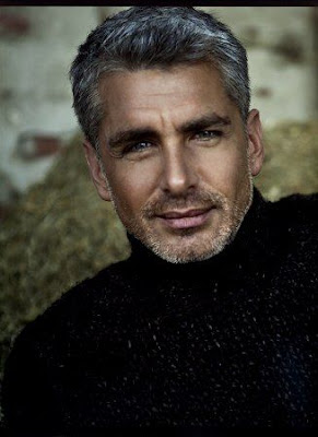 Modernos cortes de pelo para hombres con canas ¡Increíbles!