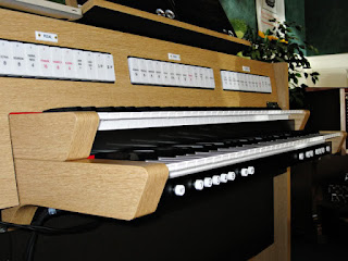 The Latter-day Saint Organist: Review: Roland C-330 Classic Organ